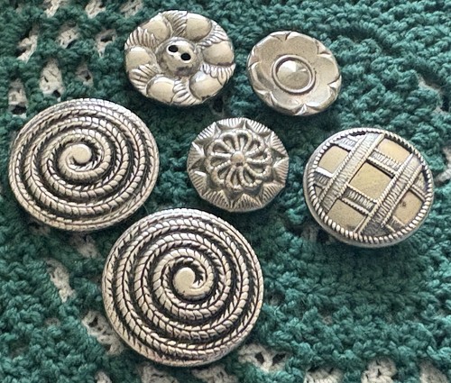 VINTAGE Group of FANCY SILVER METAL BUTTONS - R-88 | eBay