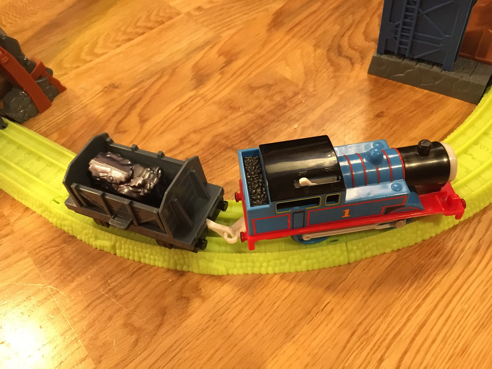 Thomas & Friends Trackmaster Thomas’ Midnight Ride Set T5608 Glow In ...
