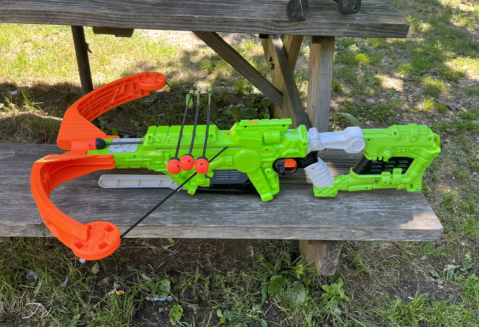 Nerf Zombie Strike Walking Dead Dreadbolt Crossbow No Scope 4 Bolt ...