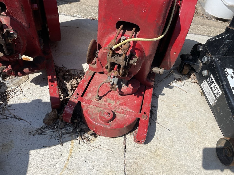 2 IHC International LA LB 1 1/2 - 2 1/2 HP Hit Miss Gas Engines Will ...