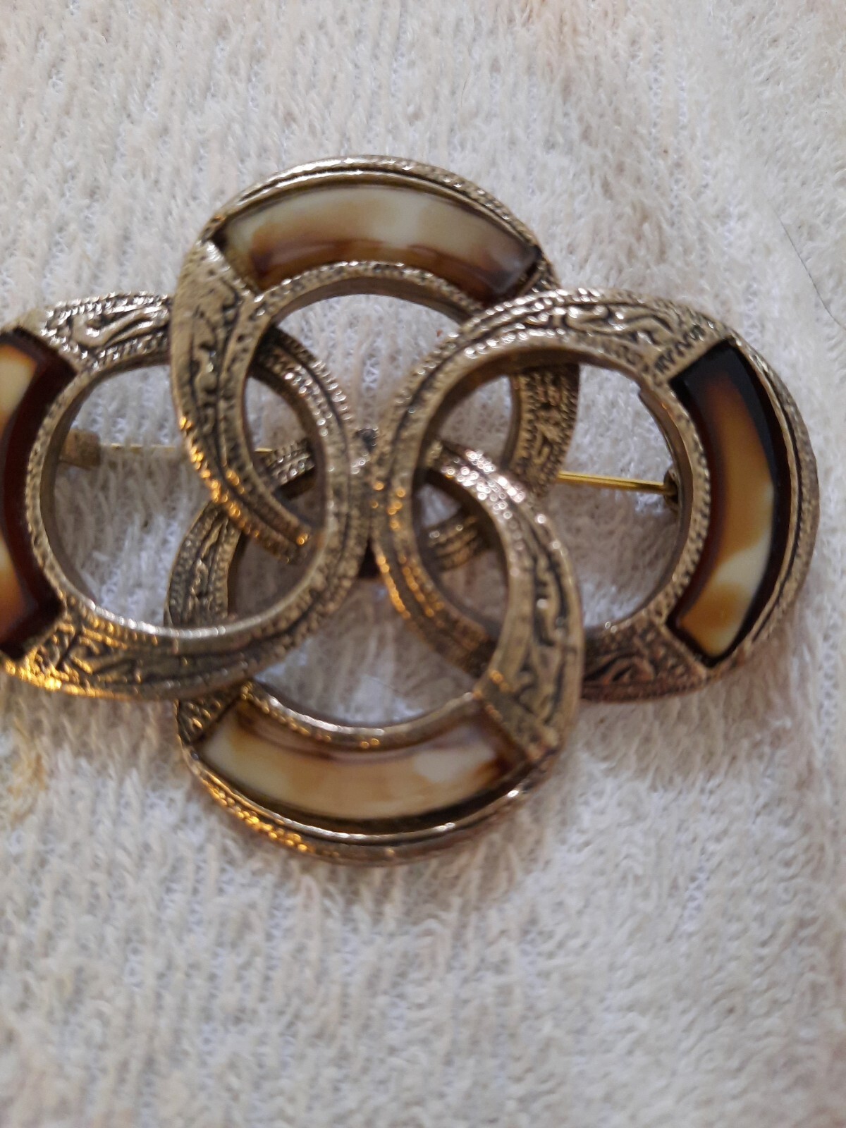 Vintage miracle signed brooch - Gem