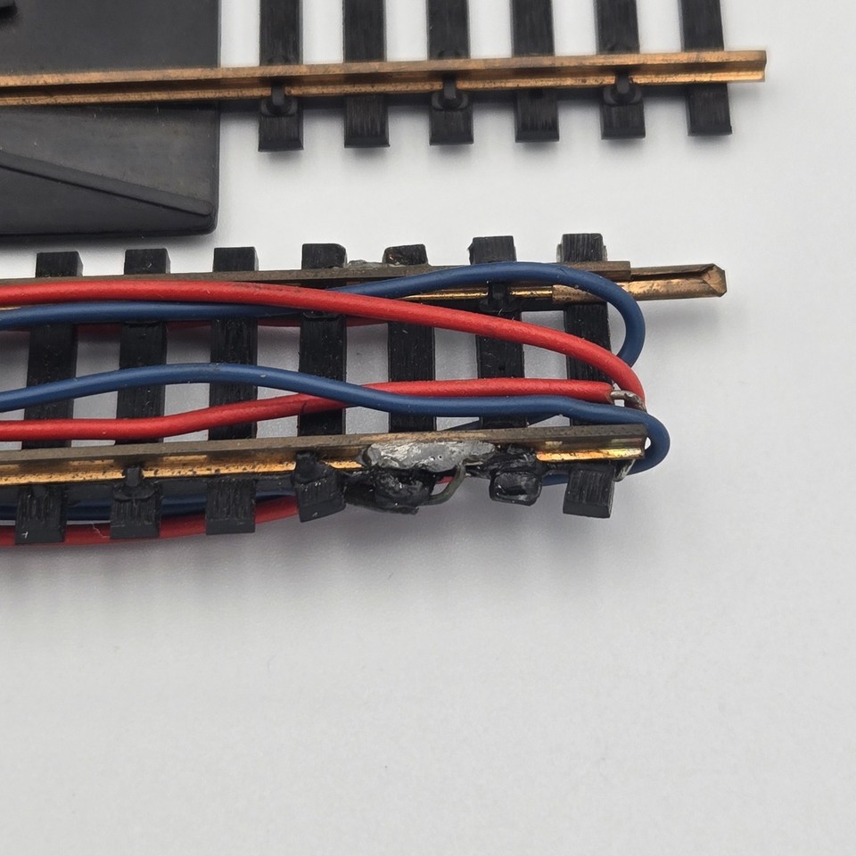 8 Pieces Atlas Ho Train Track Terminal And Rerailer Tracks W Box ...