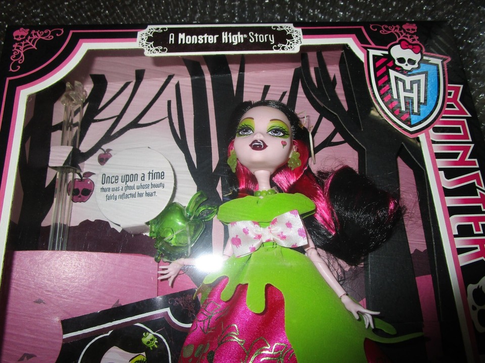 NEW Monster High Draculaura Snow Bite Doll MH Scarily Ever After | eBay