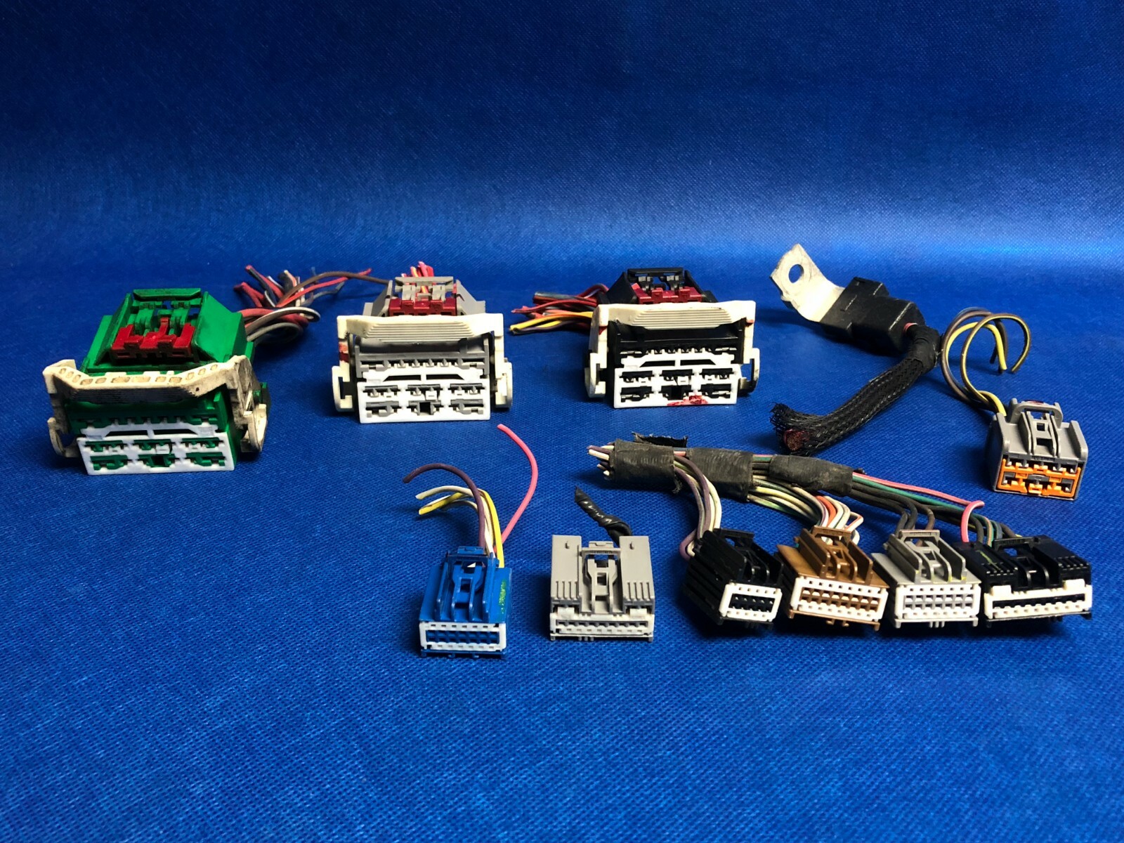 WIRING HARNESS PLUG CONNECTOR CHRYSLER PT CRUISER TIPM FUSEBOX BCM ...