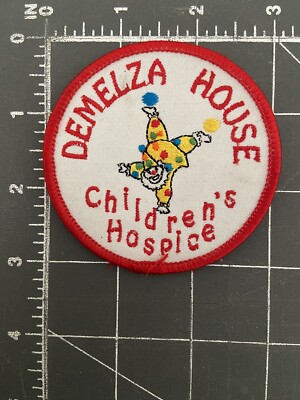 Vintage Demelza Maison Enfants Soins Palliatifs pour Clown Patch Kent ...