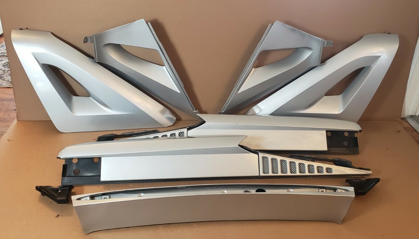 2002-2013 Cadillac Escalade EXT Smooth Cladding Mouldings Set | Silver ...