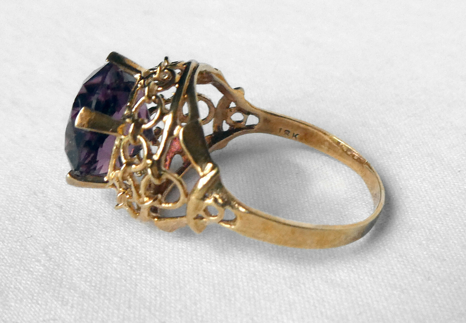 Vintage 18k Gold 4.80Ct Raspberry Amethyst Ring Round Interlock Link ...