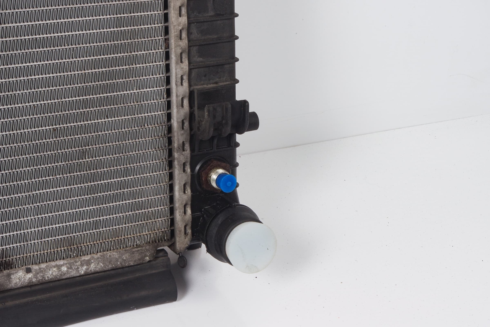 Mercedes 2205002003 Radiator Complete | R230 SL C215 CL W220 V220 S | eBay