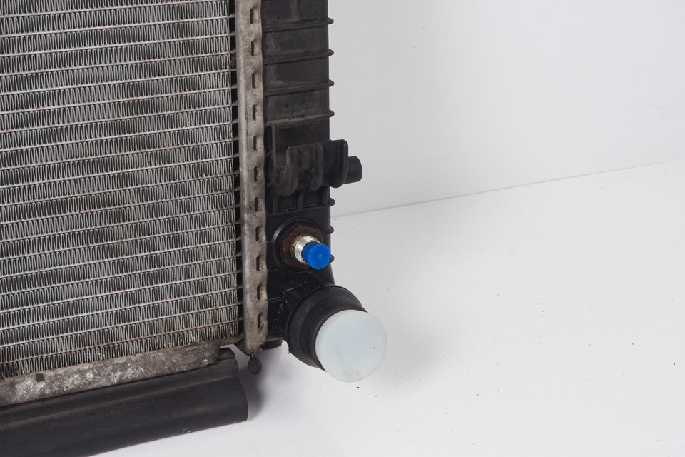 Mercedes 2205002003 Radiator Complete | R230 SL C215 CL W220 V220 S | eBay