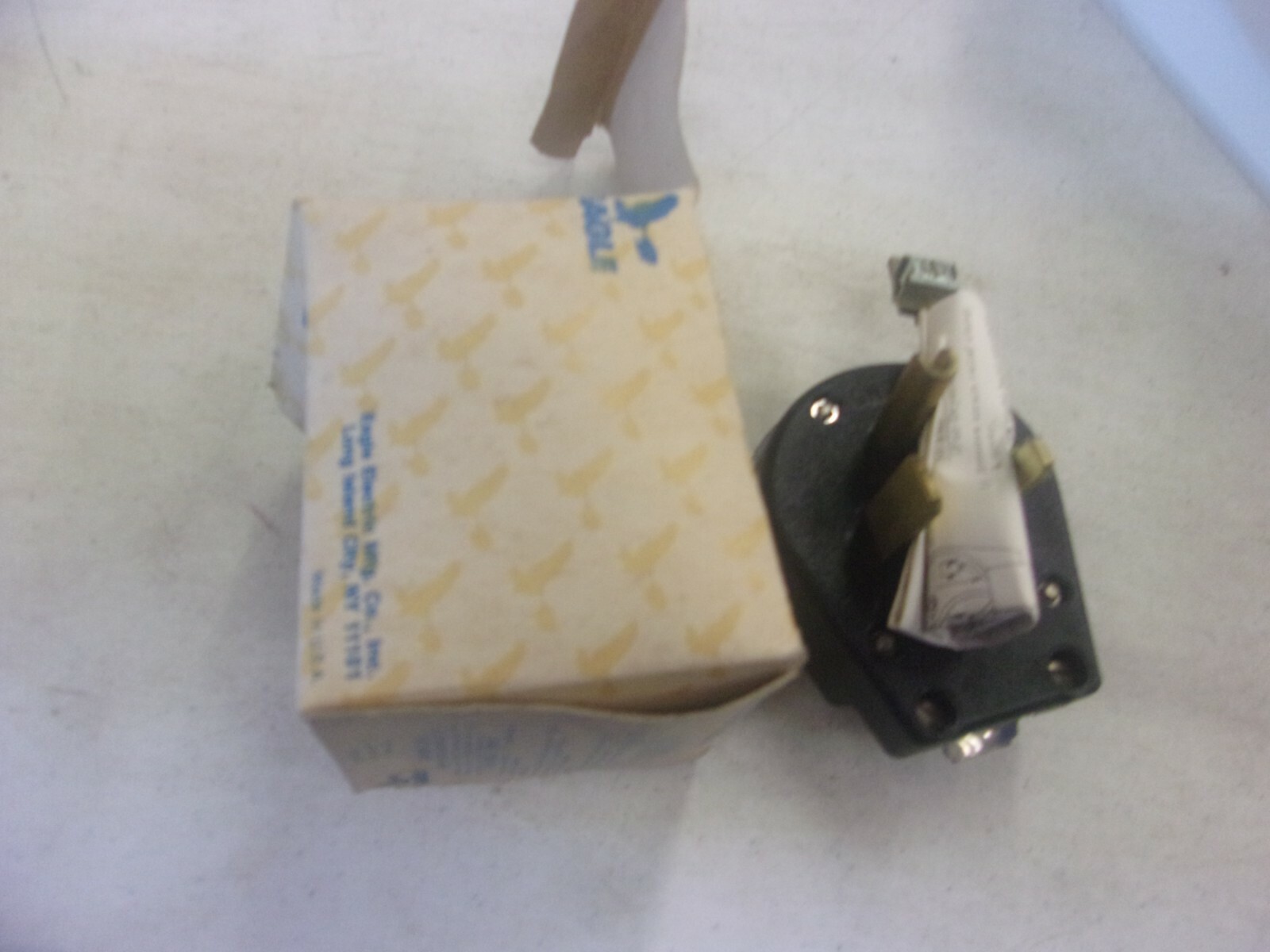 Eagle 41 Universal Angle Grounding Cap 3-Wire Plug 30A 50A | eBay