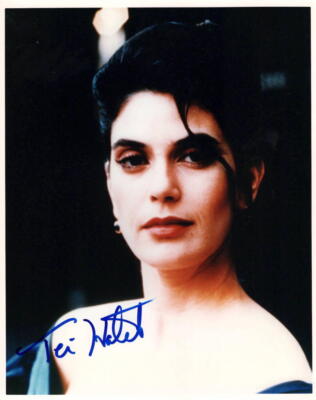 Teri Hatcher Signed Autograph 8x10 Photo - James Bond Babe Tomorrow ...