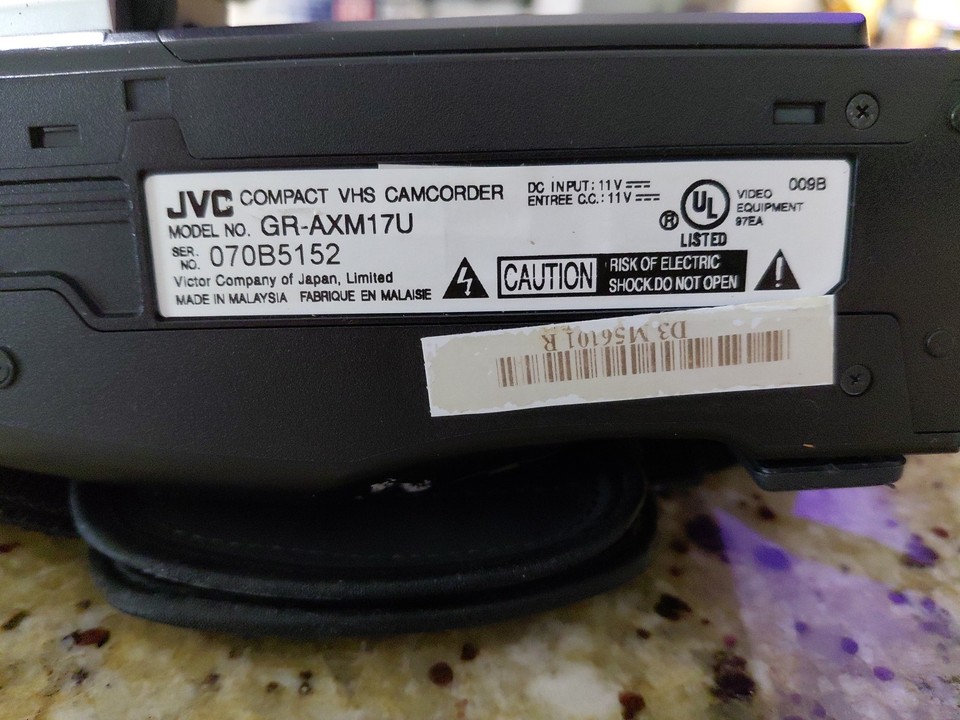 JVC Compact VHS Camcorder LCD Video Camera 20/800x Zoom 108 FX Charger ...