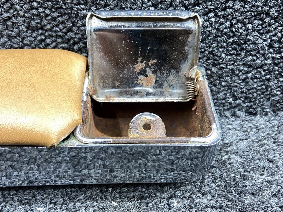 66710-042, S-25-AR-C Piper PA34-220T Armrest Assembly LH with Ash Tray ...