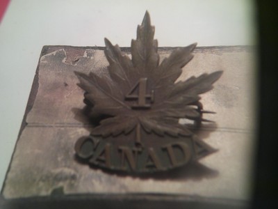 CANADA WORLD WAR 1 COPPER HAT /UNIFORM BADGE -#4 ON MAPLE LEAF MARKED ...