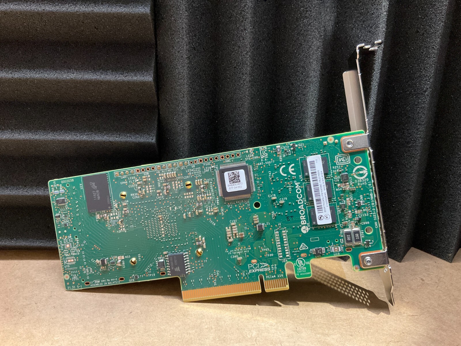 Lenovo ThinkSystem RAID 940-8i SAS PCI-E4x8 Card 4Y37A09728 New ️ ️ WTY ...