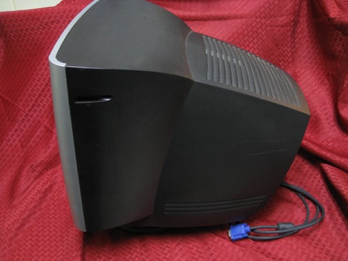 Compaq 7500 16" CRT VGA Computer Monitor Color Tube Screen Retro Gaming ...