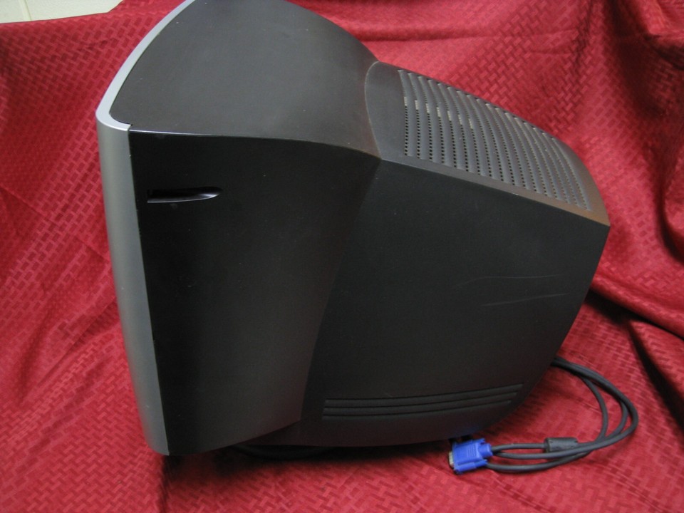 Compaq 7500 16" CRT VGA Computer Monitor Color Tube Screen Retro Gaming ...