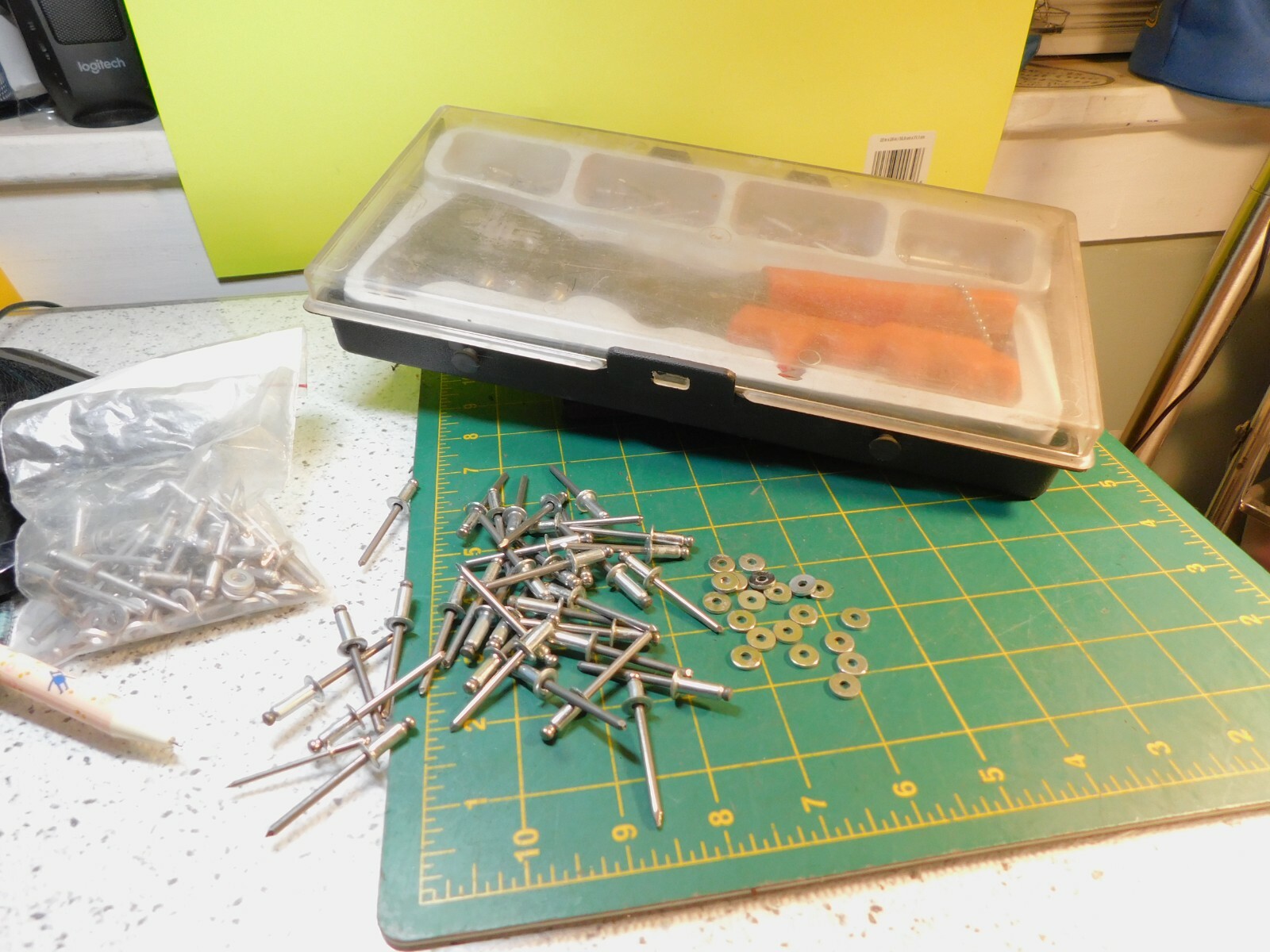 Central Forge Model 910 Pop Rivet Pliers & Large Lot of Rivets ...