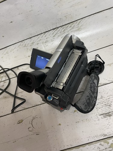 Sony CCD-TRV108 Handycam Vision 460x Zoom 8mm Hi8 *Powers On* FOR PARTS ...