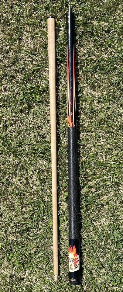 Excalibur 21 Oz. Pool Cue 2-Piece Irish Linen Flaming Skull Spades ...