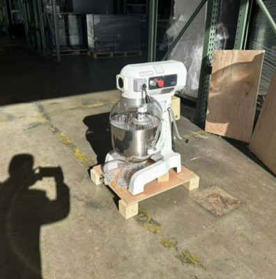 Mixers - 20 Quart Dough Mixer