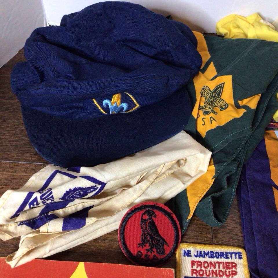 Cub & Boy Scouts Of America Lot of Patches, Metals, Scarves And More ...