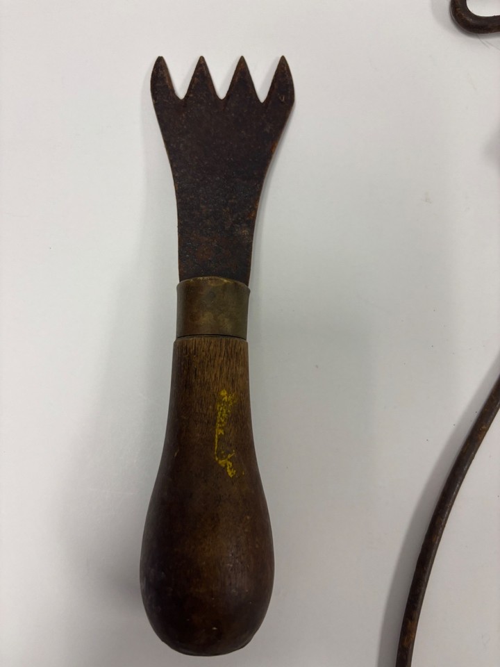 Vintage Lot of Antique 2 Ice Block Tongs 2 Chipper Rustic Cast Iron ...