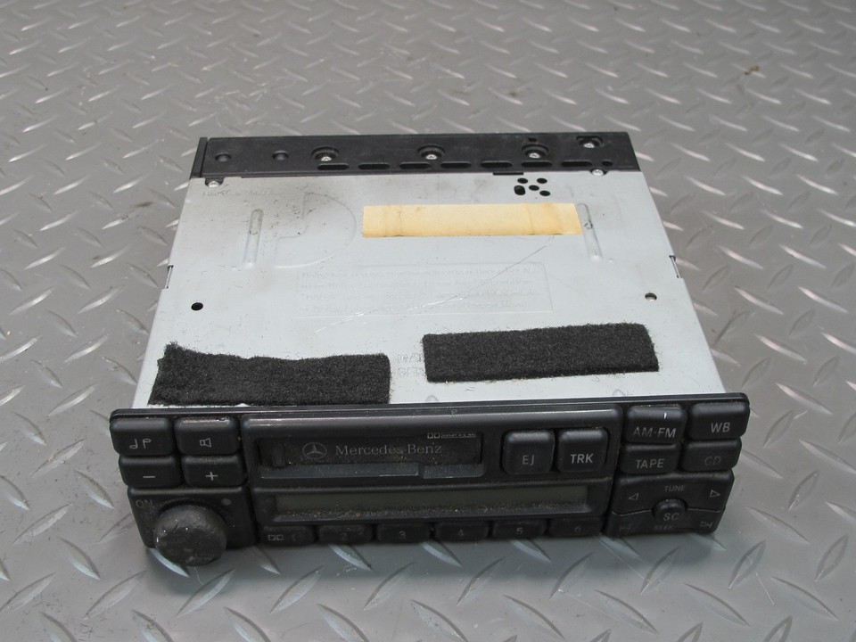 94-95 MERCEDES W124 300D RADIO AM FM CASSETTE PLAYER 0038203686 OEM | eBay