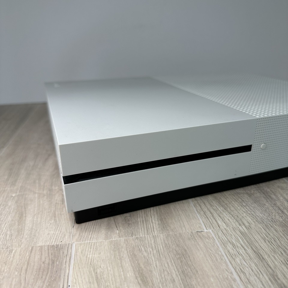 Microsoft XBOX one s console 1tb white 2018 preowned works runs slow ...