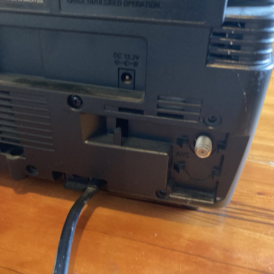 2003 Emerson 9 inch Color TV VCR Combo VHS EWC0903 Gaming & Remote ...