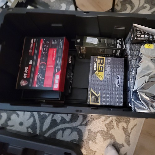 22 Graphics Cards, AMD: 79XX, R7, R9, Mix of Working and non-working ...