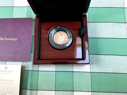 RARE ROYAL MINT 2022 HALF SOVEREIGN (TIMOTHY NOAD) GOLD PROOF (1/8oz ...