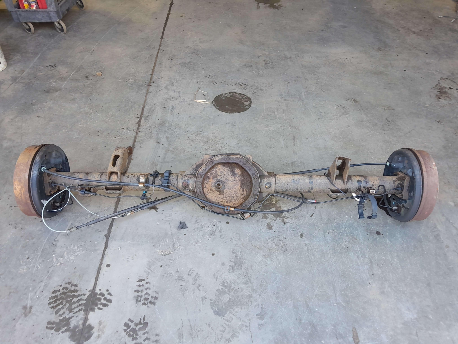 09 - 13 Chevy 1500 Locking Rear Axle Assembly 8.6" Ring Gear 3.23 Ratio ...
