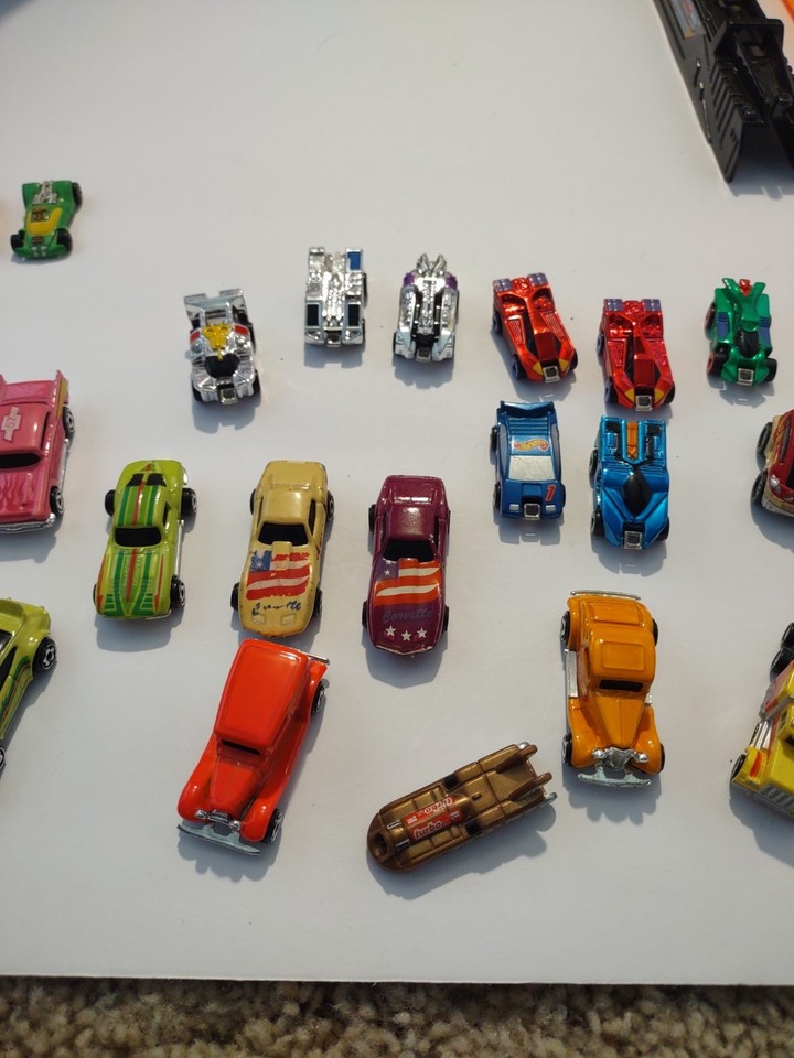 2003 Hot Wheels Atomix Turn Dial Display Case Micro Vehicles + Lot ...