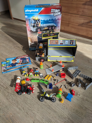 Playmobil 70544 Stuntshow inklusive LKW, Motorrad, kleines Rennauto ...