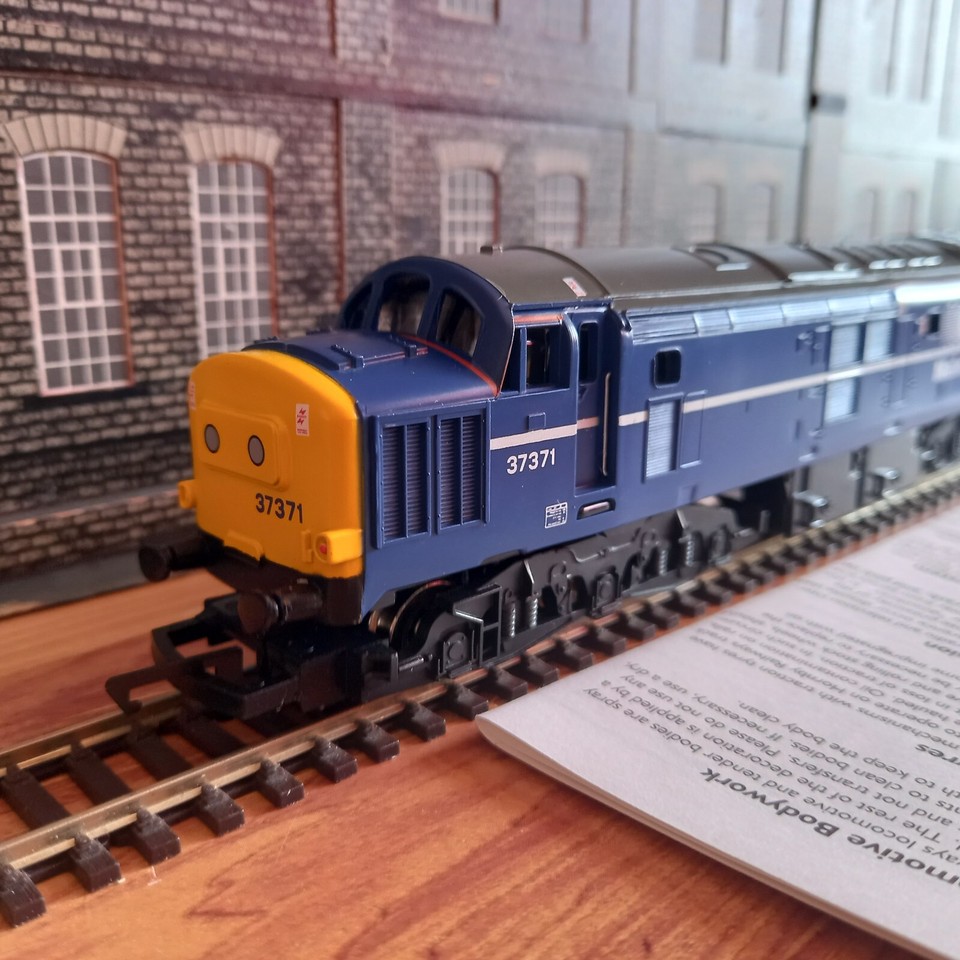 Hornby R2012A Class 37 No 37371 In Mainline Blue Livery | eBay UK