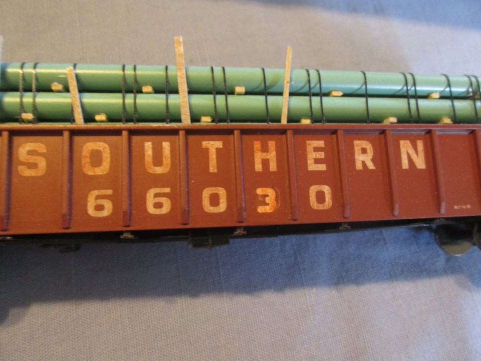 HO Southern Pacific Gondola w/pipe HO Scale Model Train Car #66030 used ...