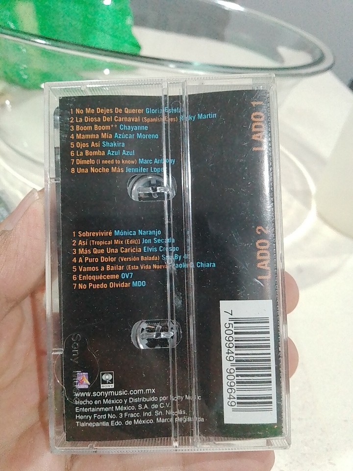 CASSETTE TAPE SHAKIRA RICKY MARTIN CHAYANNE OV7 | eBay