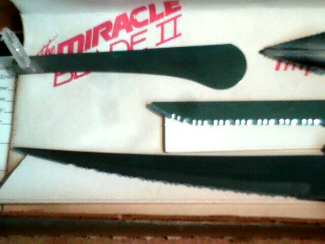 Miracle Blade II set with Serrated 6" & 4" Blade Knives w/ Plastic ...