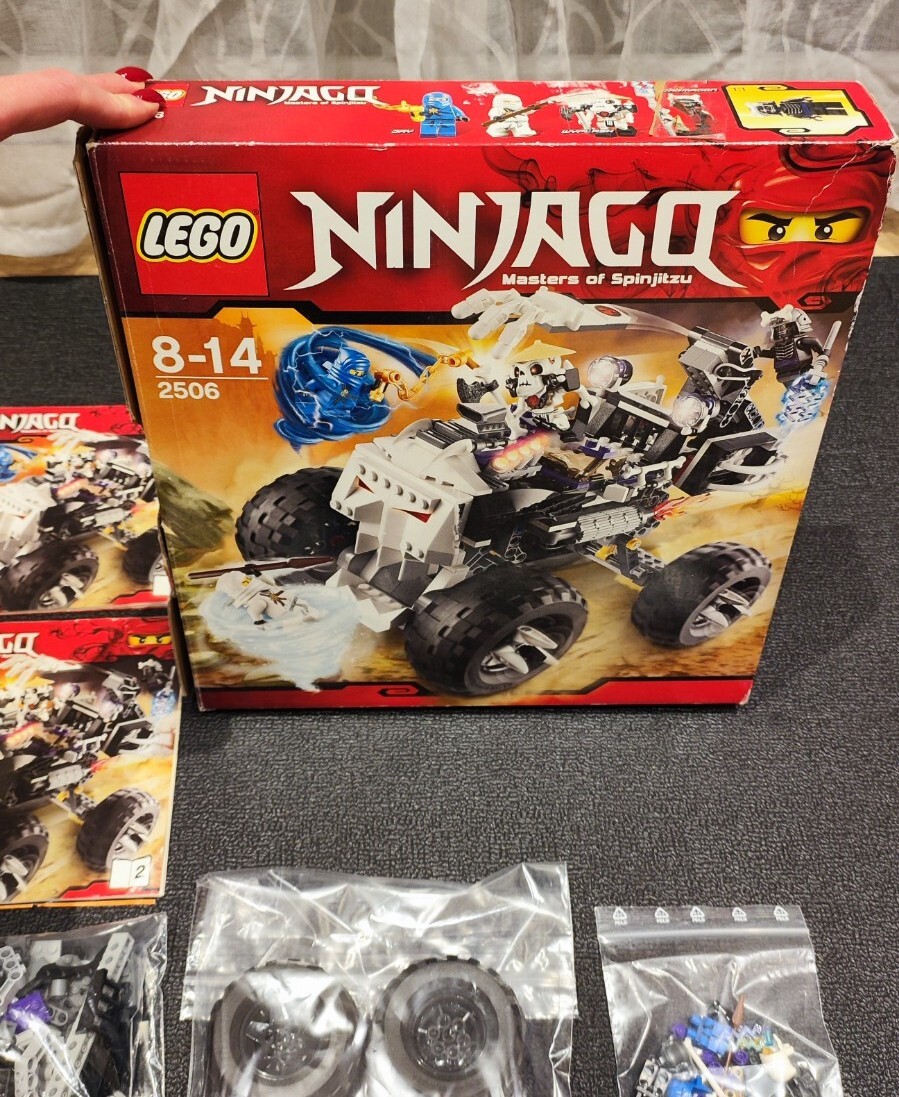 Lego Ninjago 2506 Skull Truck 100% komplett mit allen Figuren OVP und ...