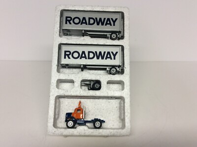 Winross White 7000 Roadway w/ DBL. Van Trailers. New in Box | eBay