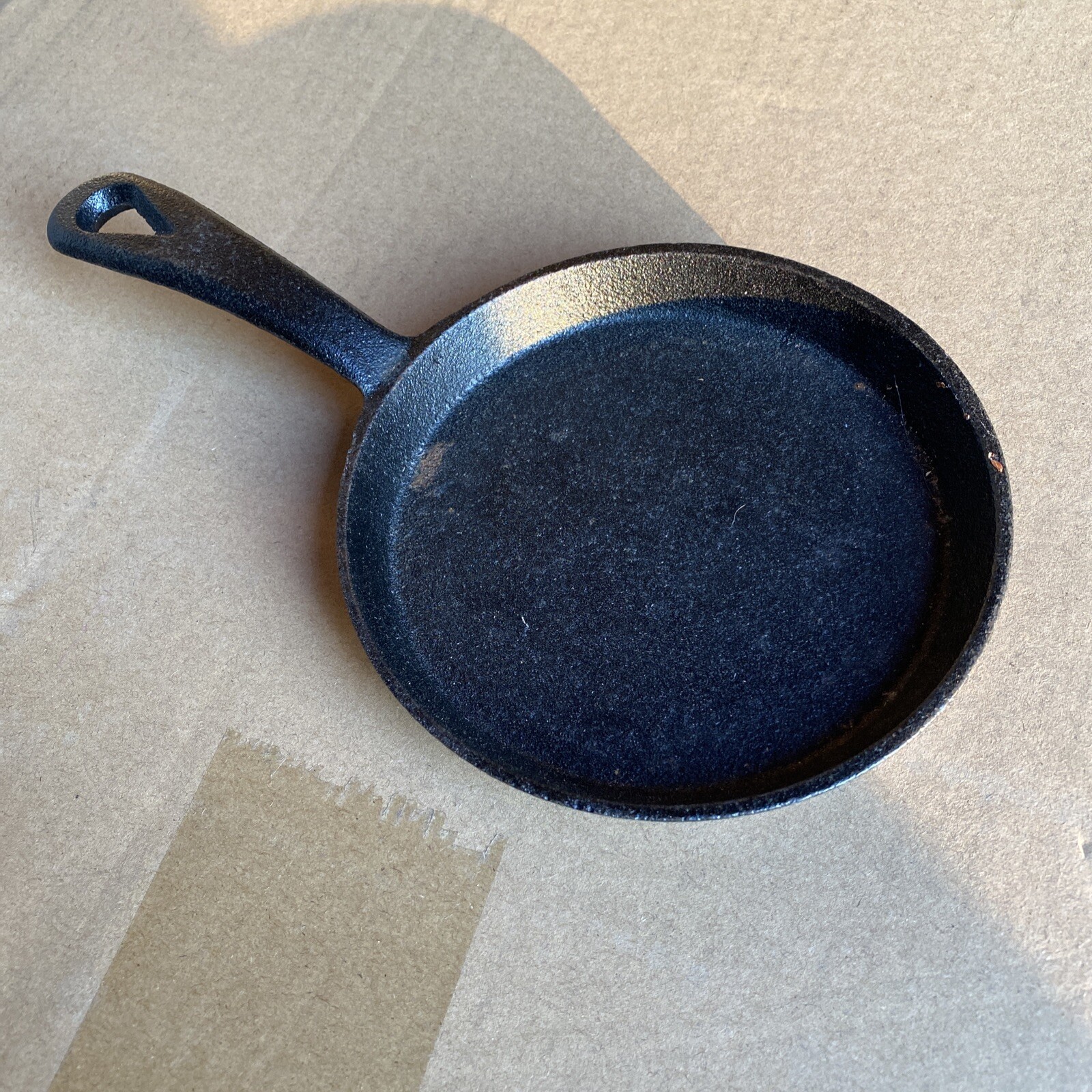 5 inch Cast Iron Mini Small 1 Egg Skillet Griddle Pancake Frying Pan ...