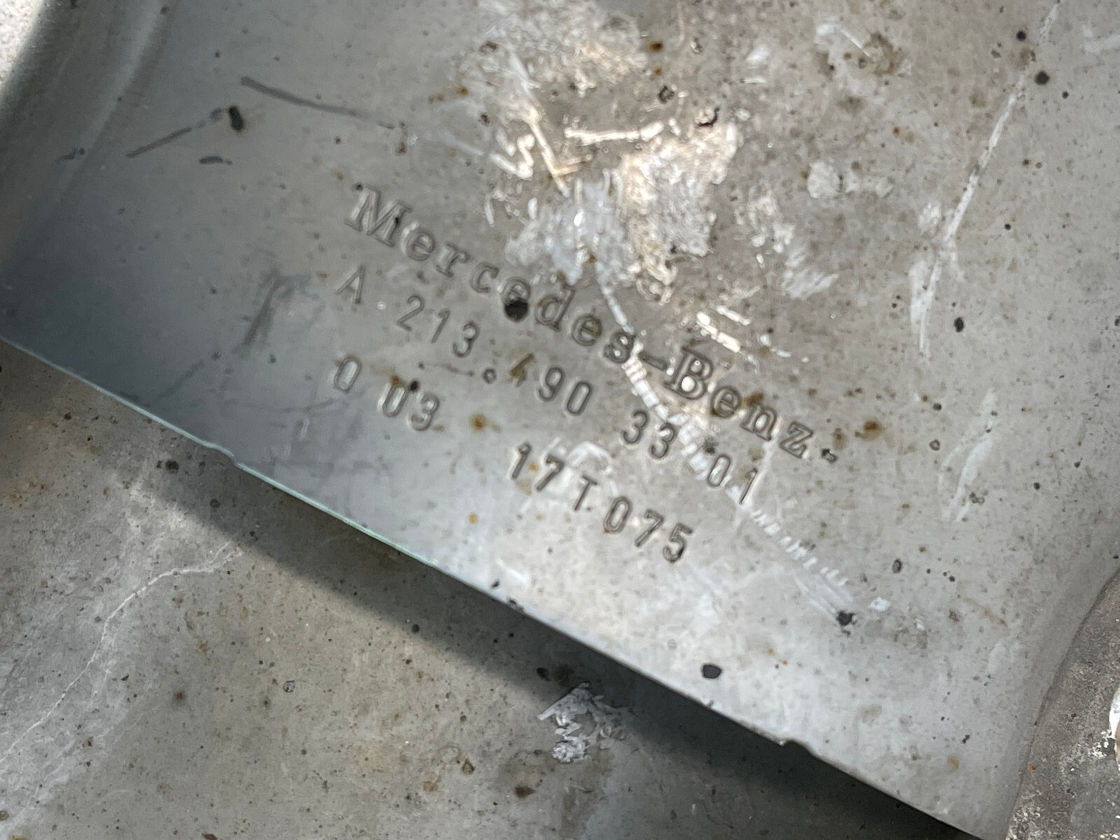 Mercedes Benz W213 Auspuff Endrohr Blende hinten links A2134903301 | eBay