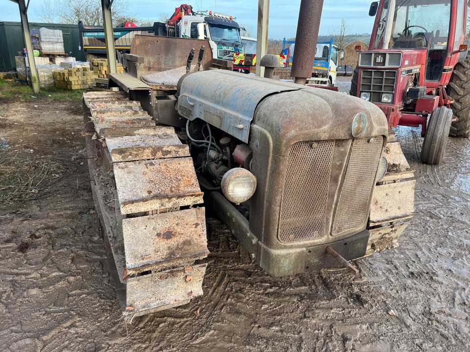 FORDSON COUNTY CRAWLER TRACTOR PERKINS ENGINE | eBay UK