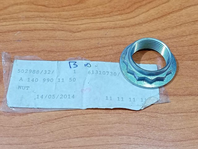 Mercedes Auto Gearbox Output Flange Double Hex Lock Nut A1409901150 ...
