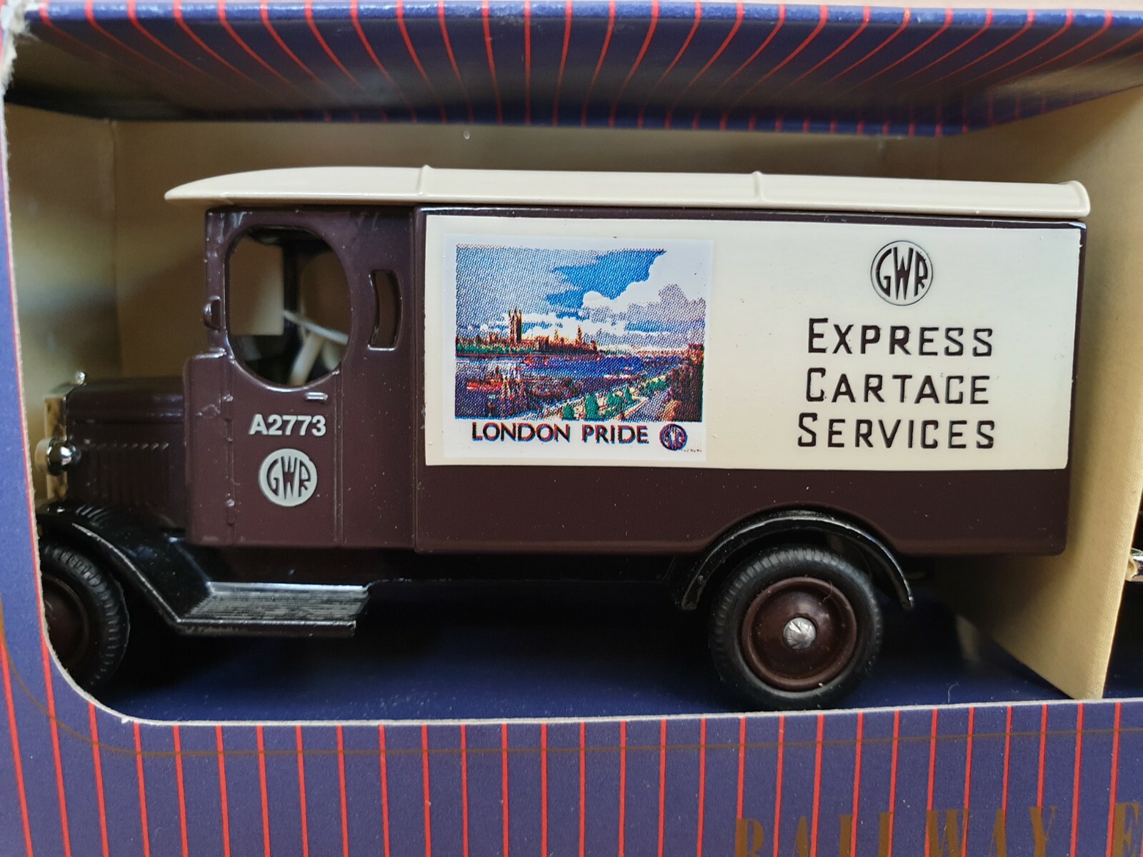 Lledo Set: Limited Edition : RAILWAY EXPRESS PARCEL VANS OF THE 1930's ...