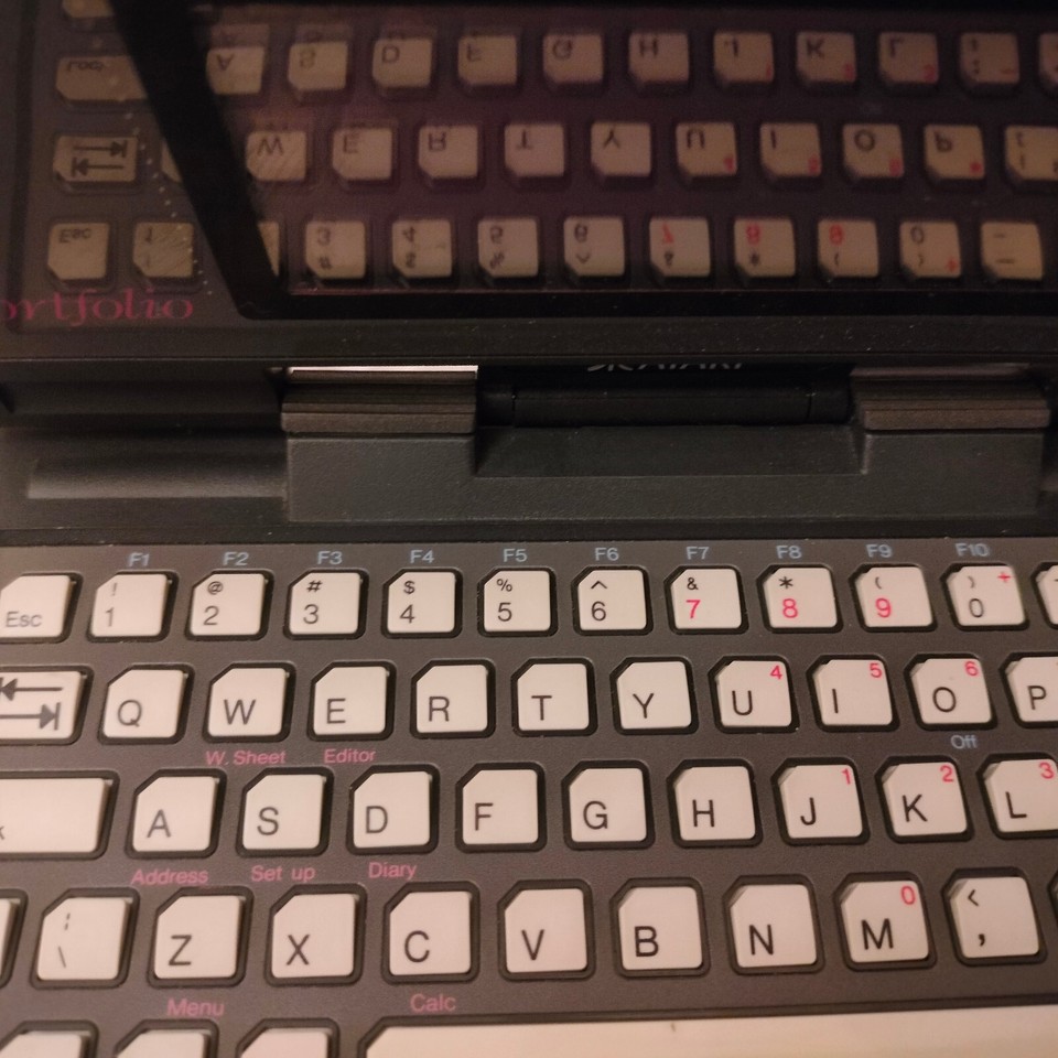 Atari Portfolio, the first palmtop compatible with PC in the movie ...