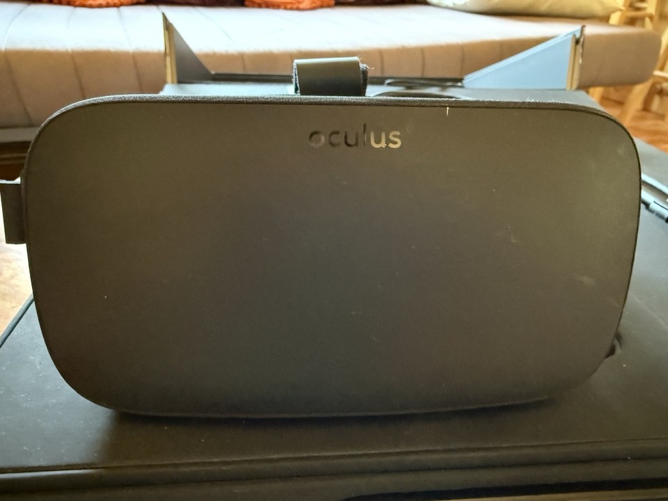 Meta Oculus Rift CV1 VR Virtual Reality Headset System - Black | eBay