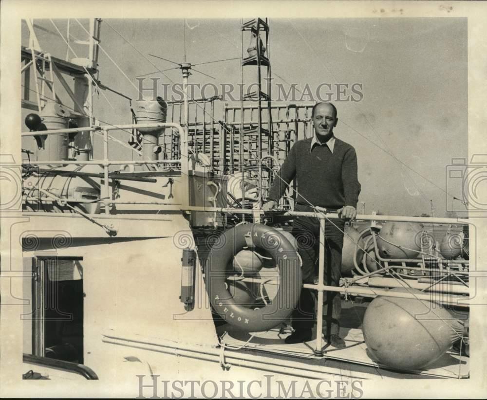 1974 Press Photo Dr. Francois Varlet, Research Director for Jacques ...