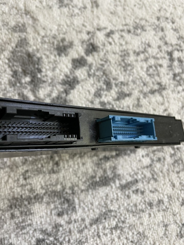 06-11 BMW 3 series e90 body control module unit bcm bcu OEM 6135 ...